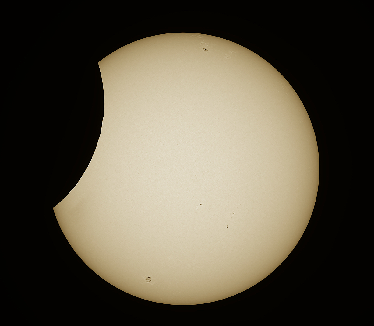 The partial solar eclipse of 25th Oct, as viewed from Preston ...